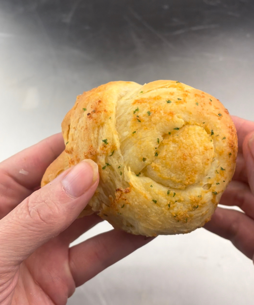 Bread Machine Garlic Knots - Baked Broiled and Basted